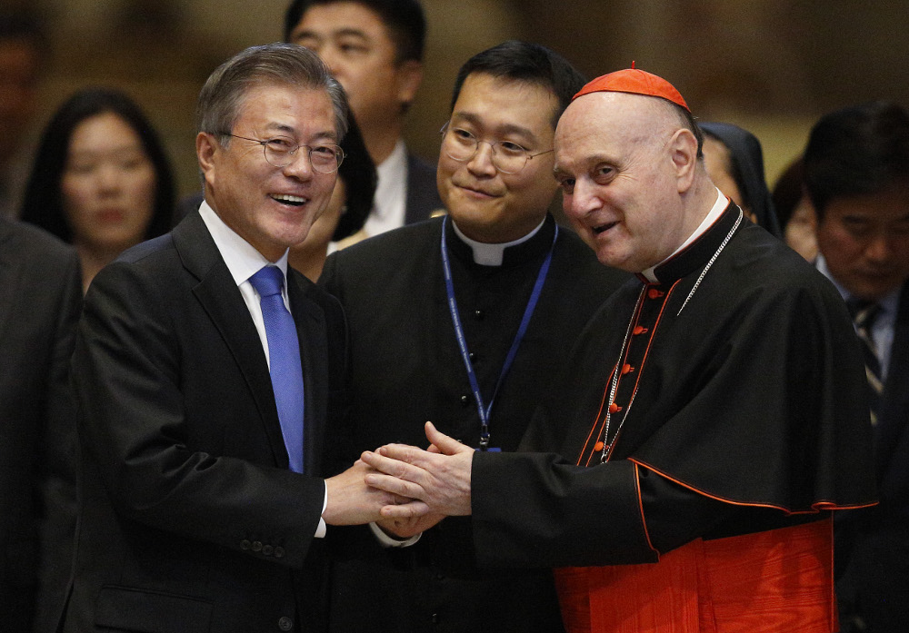 Pope, meeting South Korean leader, says he's open to visiting North ...