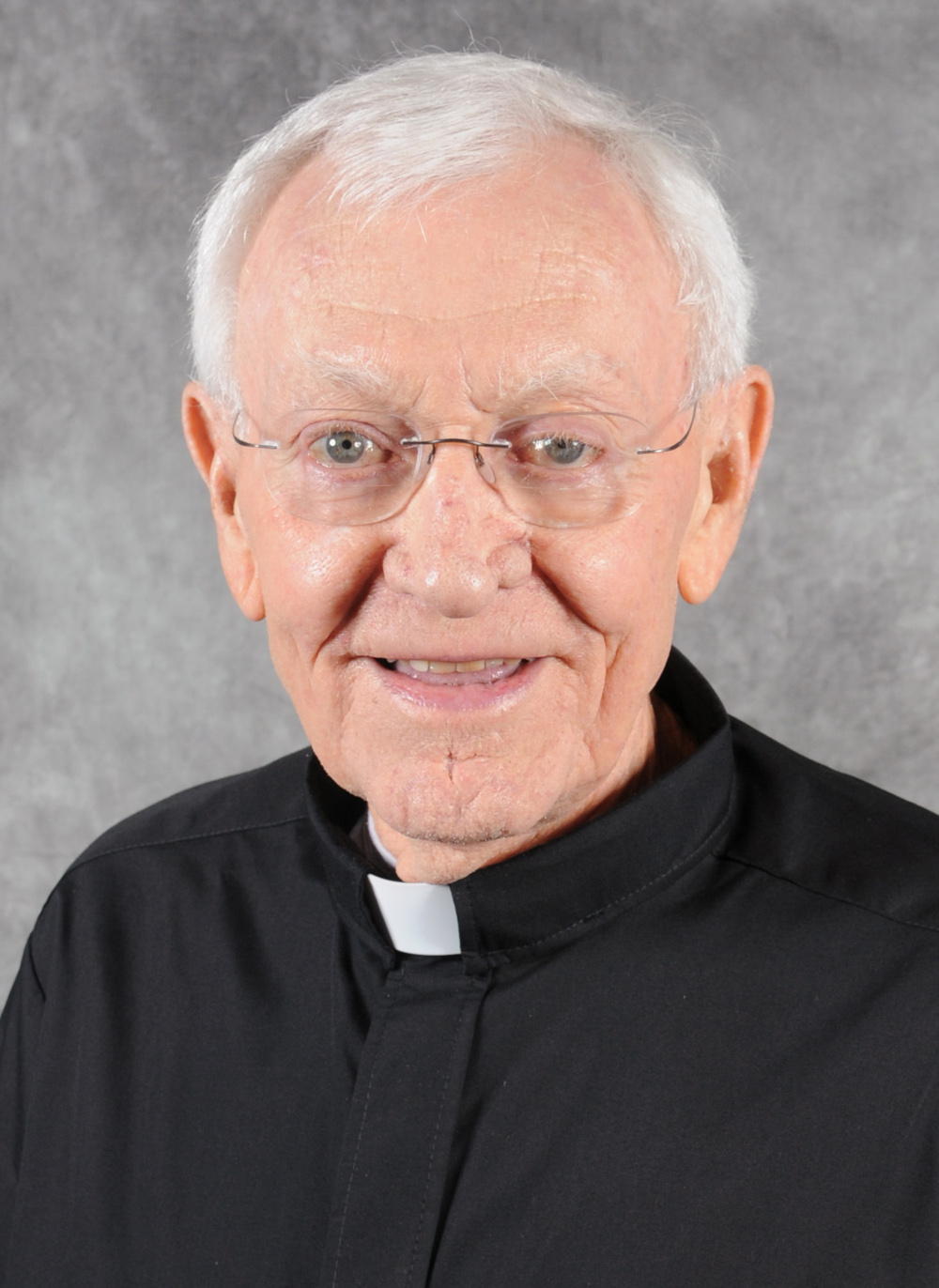 Priest who was former national Renew leader and beloved pastor dies ...