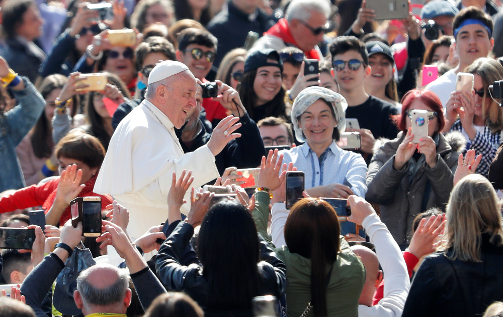Catholic minorities can still change the world, pope says at audience ...