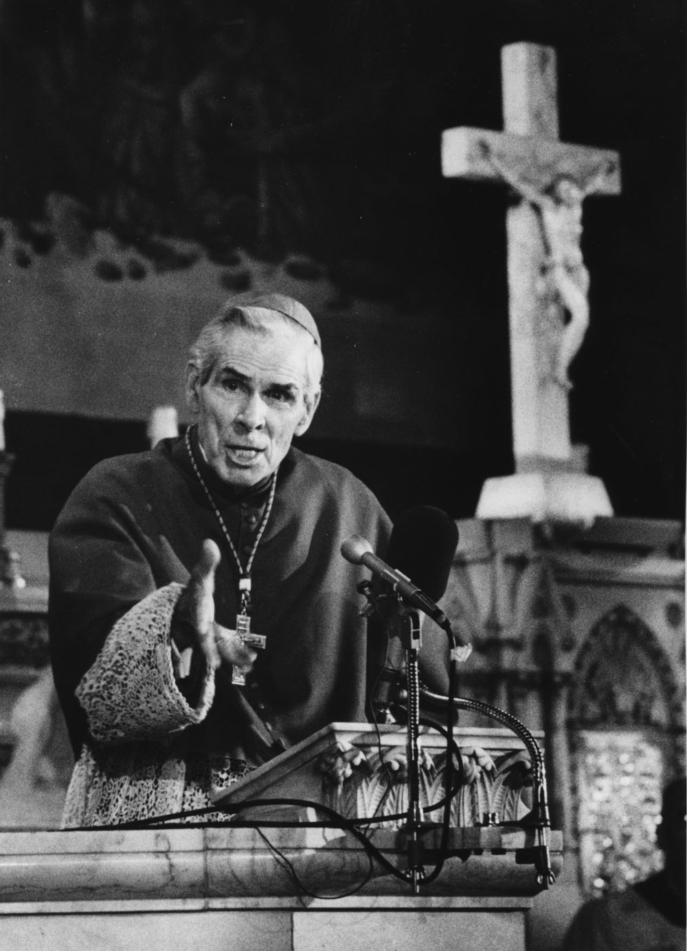 Archbishop Sheen will be beatified Dec. 21 at Peoria's cathedral ...