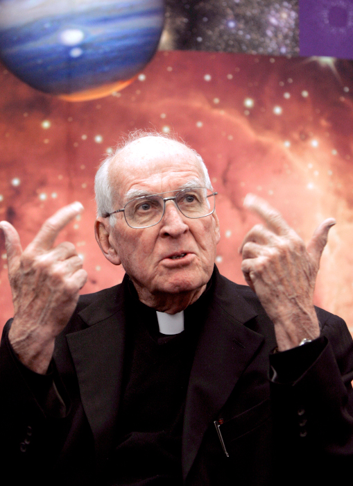 Father George Coyne, astronomer, promoted science-theology dialogue ...