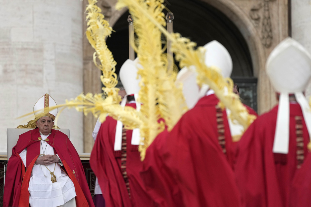 Pope Francis skips Palm Sunday homily at start of busy Holy Week that ...