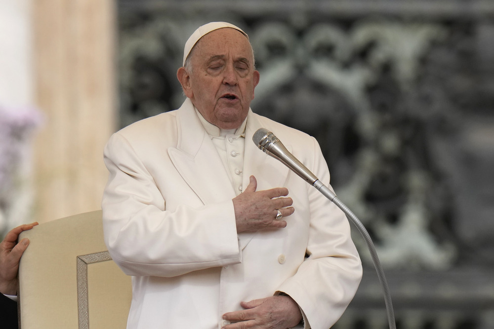 Pope shows off rosary of slain Ukrainian soldier, denounces 'madness of ...
