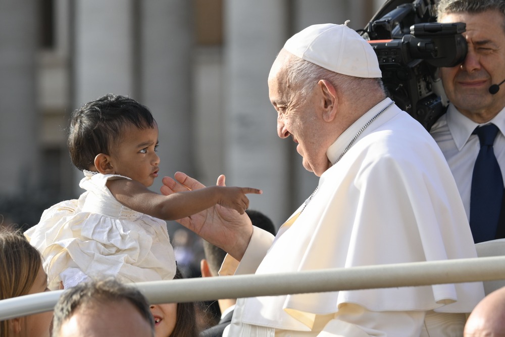 'Old pope' thanks God for his 4-nation trip to Asia and the Pacific ...
