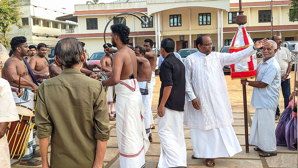 Syro-Malabar Catholics in India clash over liturgical dispute ...