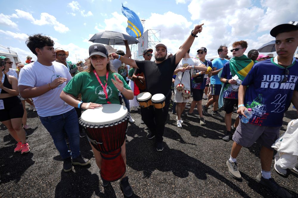 Pope Leo tells 1M young people to find hope, friendship in Christ in ...