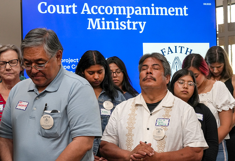 San Diego Diocese assembles volunteers to accompany immigrants in court ...