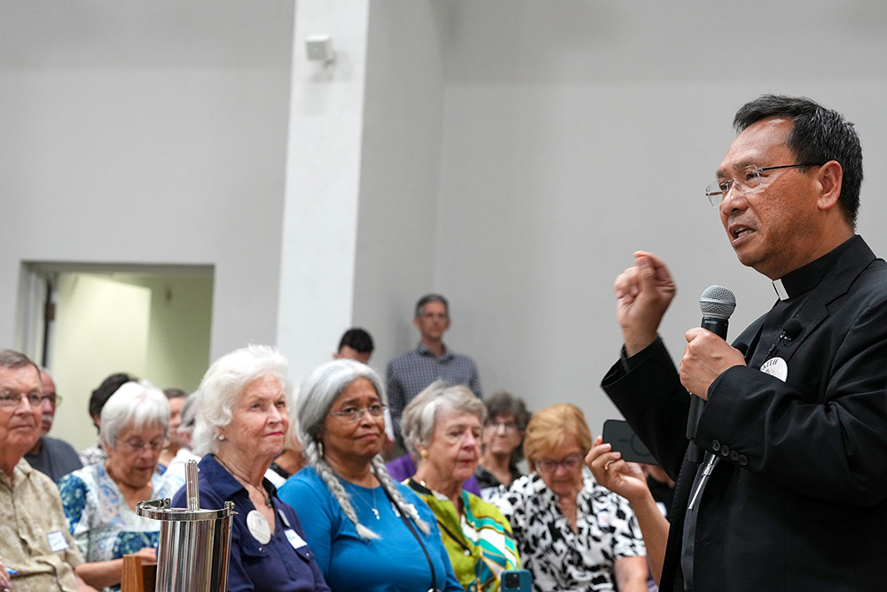 San Diego Diocese assembles volunteers to accompany immigrants in court ...