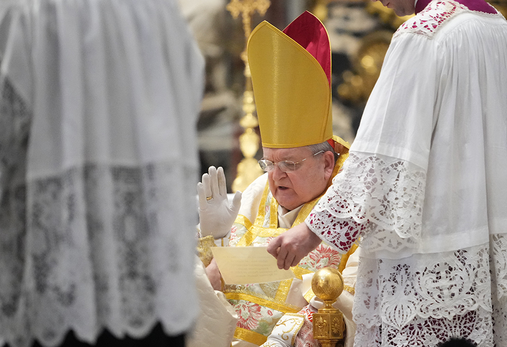 US Cardinal Burke celebrates old Latin Mass in St. Peter's in a sign of ...