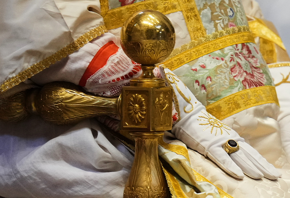 US Cardinal Burke celebrates old Latin Mass in St. Peter's in a sign of ...