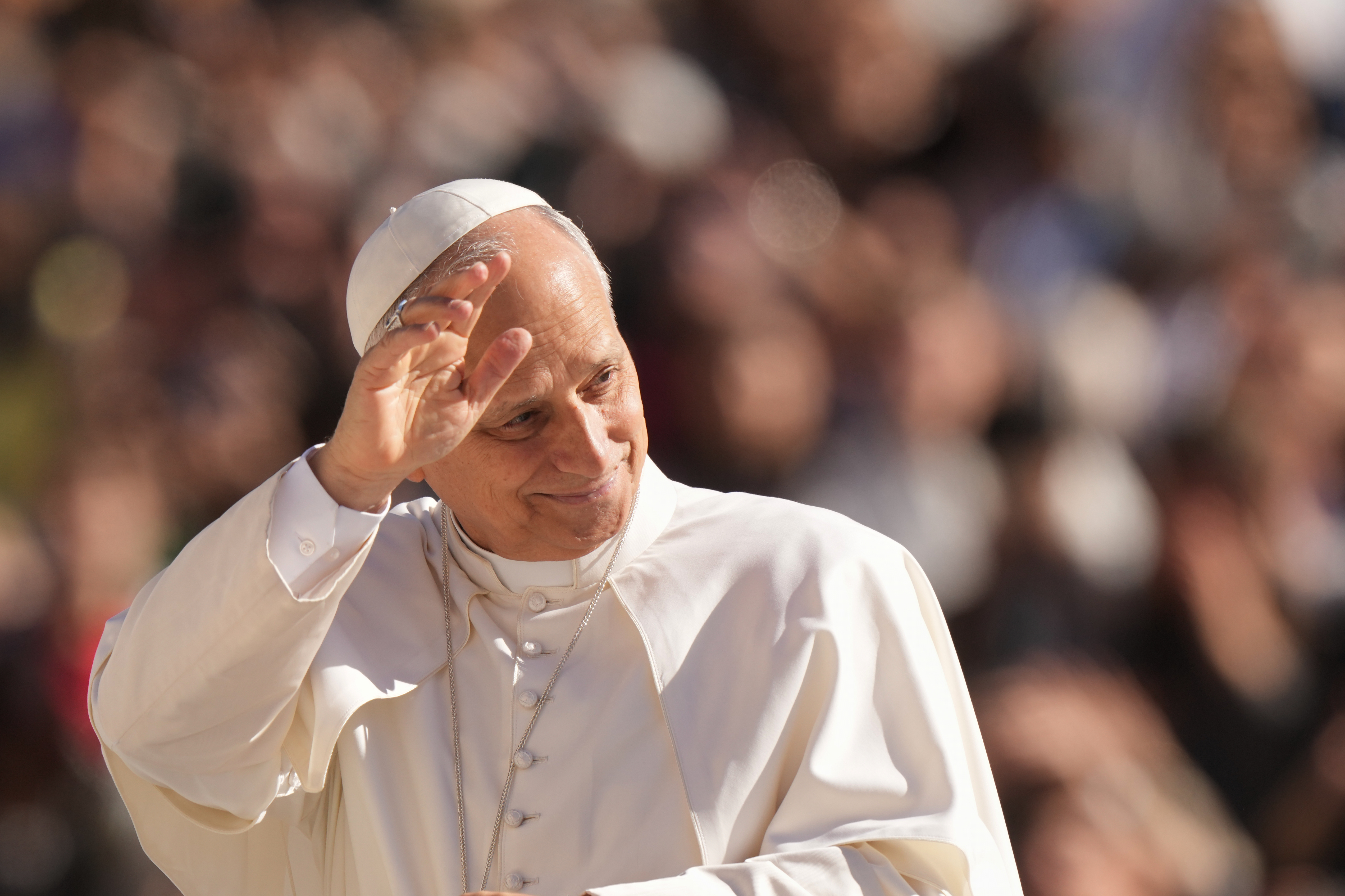 El Paso bishop brings Pope Leo XIV desperate letters from migrants in ...