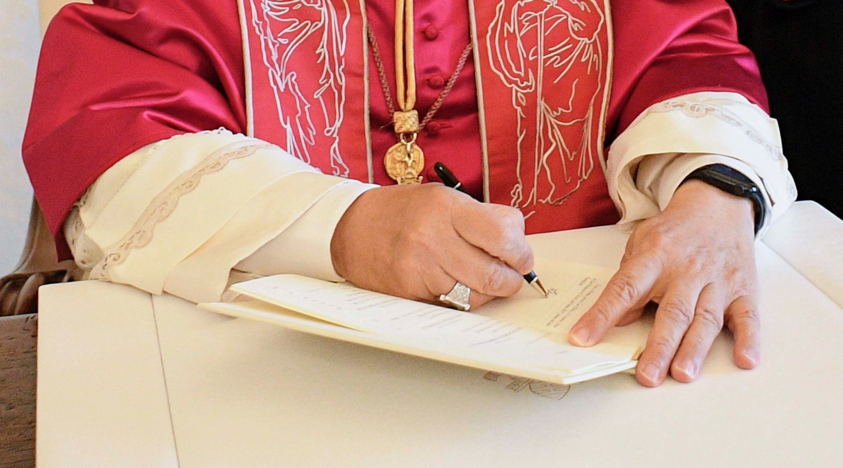 Pope issues apostolic letter on the Creed, marking anniversary of ...