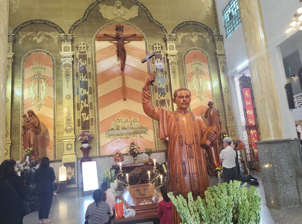 Vatican sets beatification for Vietnamese priest long believed slain by ...
