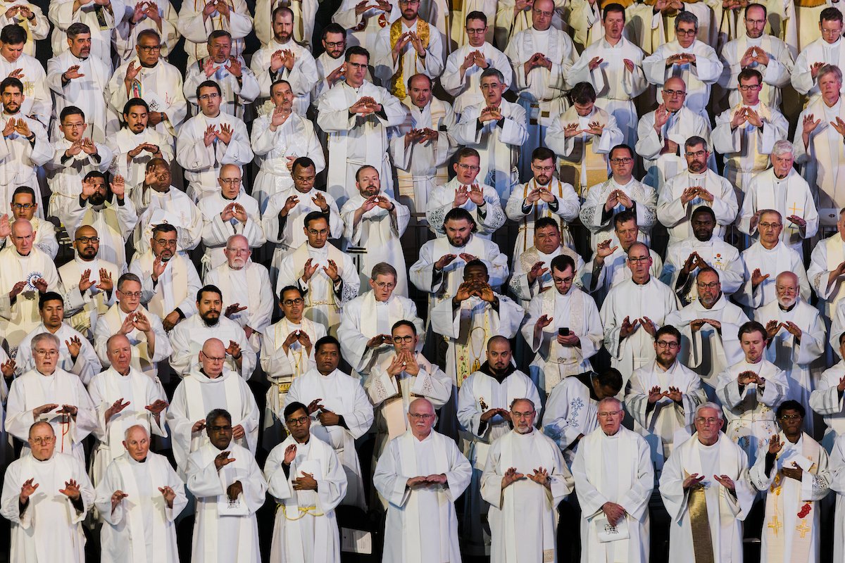 Denver's new archbishop receives his mission and sends faithful on ...