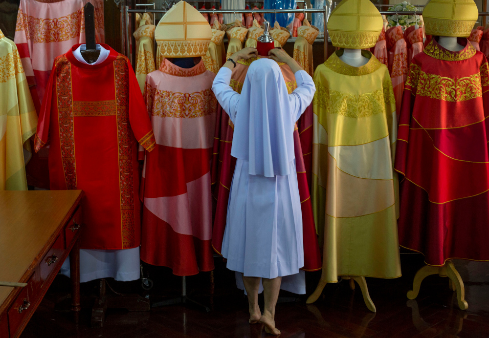 Bespoke silk robes await Pope Francis on Thailand visit | National ...