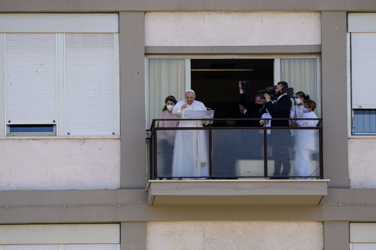 Pope Francis praises public healthcare in first appearance since ...