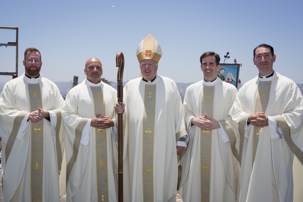 Border ordinations: US West Jesuits take rite to small church near ...