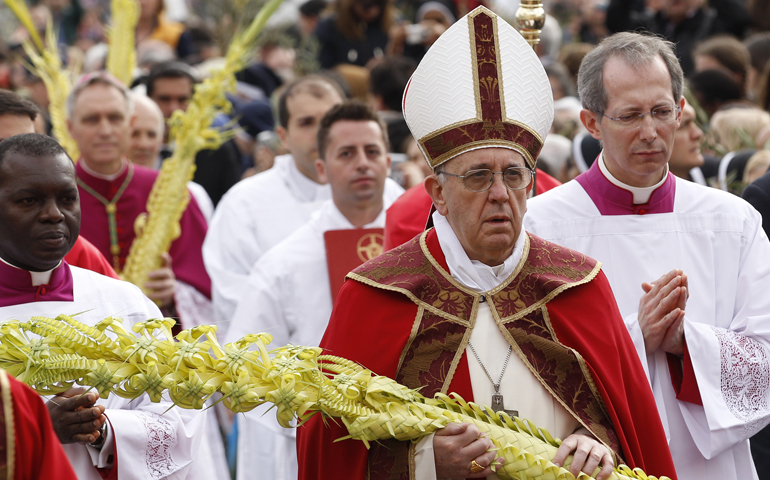 Francis reflects on fleeting fame in Palm Sunday Mass | National ...