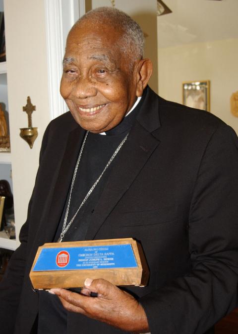 Bishop Howze dies at 95; was founding bishop of Diocese of Biloxi ...