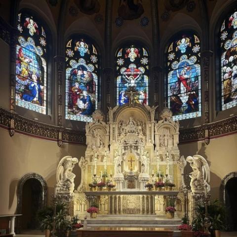 Chicago Catholic priest apologizes for same-sex blessing 'words and ...