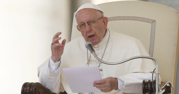 Pope: Commandments are God's loving words, not oppressive commands ...