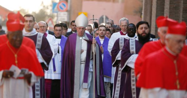 Pope: Lent is a time to reflect on God's love, not 'useless sermons ...