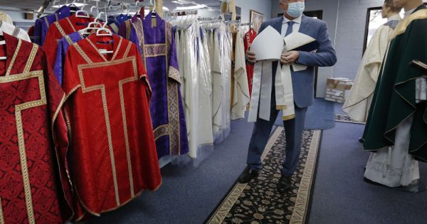 Chicago business has been providing clerical garments for over 100 ...