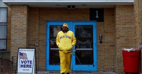 No red wave, but midterm elections give both parties much to ponder ...