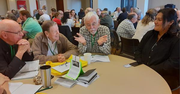 Assembly of US Catholic priests discusses calls for women's ordination ...