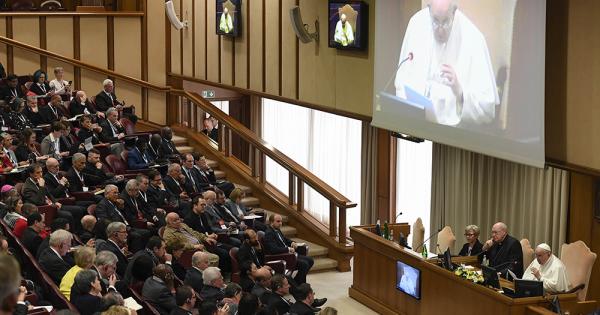 Lay synod member Catherine Clifford praises Pope Francis' method of ...