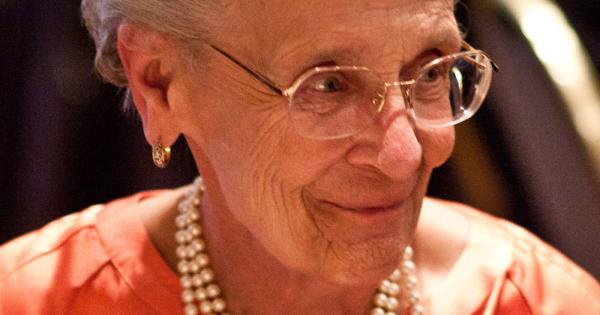 Mary Jo Tully, first laywoman chancellor of a US diocese, dies at 86 ...