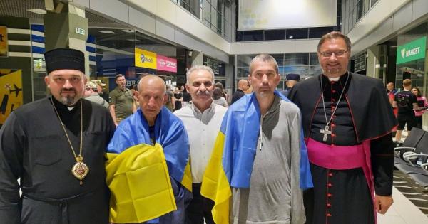 Pope praises release of two Ukrainian priests from Russian captivity ...