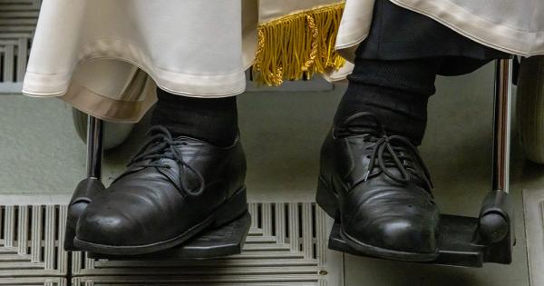 Cardinal electors prepare to fill the big shoes of Pope Francis ...