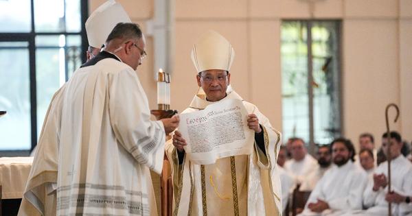 Pham, first Vietnamese American bishop to head US diocese, installed in ...