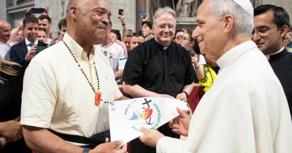 Black Catholic meets Pope Leo XIV after 600-mile bike pilgrimage to combat antisemitism ...