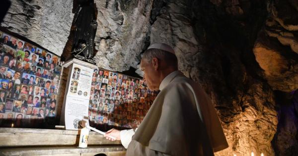 Pope visits mountaintop Marian shrine | National Catholic Reporter