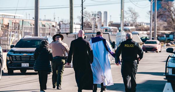 'We were instruments of God for them,' priest says of ICE detention ...