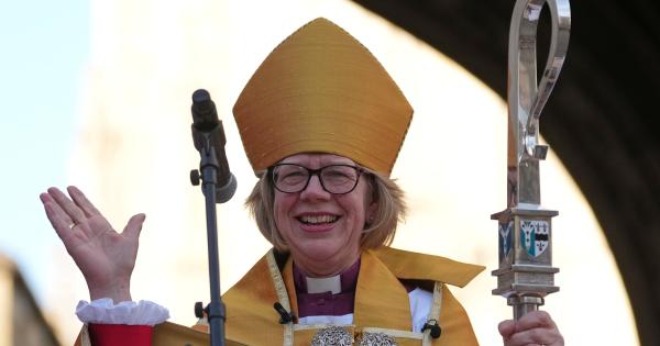 Pope prays with Archbishop of Canterbury Sarah Mullally in historic ...