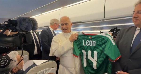 Talking sports with Pope Leo at 35,000 feet | National Catholic Reporter