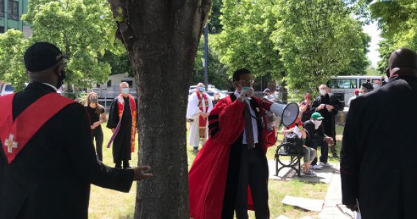 At protests, some clergy pray, others put their bodies and souls on the ...