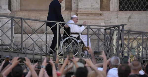 A what-if nightmare for the Catholic Church: Pope in a coma | National ...