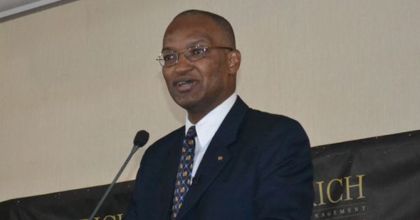 Simple style propels Kenyan economist to fame | National Catholic Reporter