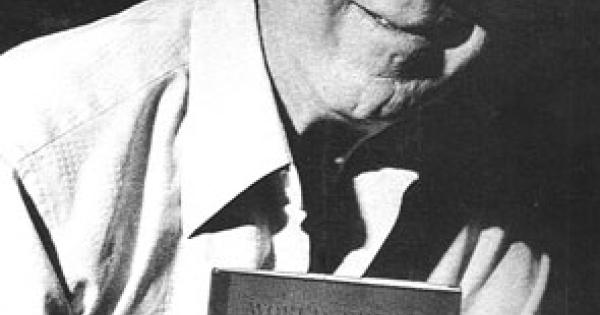 Garry Davis forged the path of world citizenship | National Catholic ...