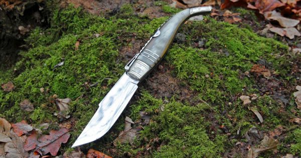 Homeless mother lets the cruel knife drop | National Catholic Reporter