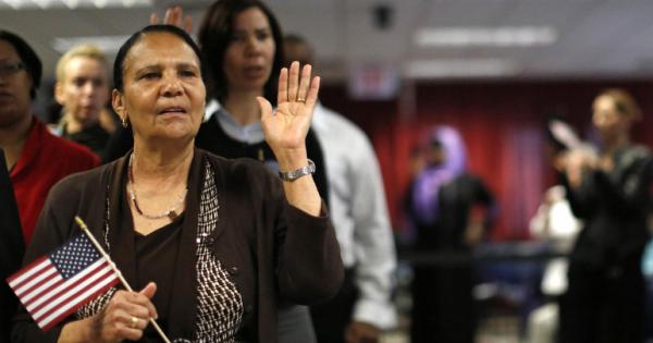 Proposed immigration bill requires secure border before new visas ...