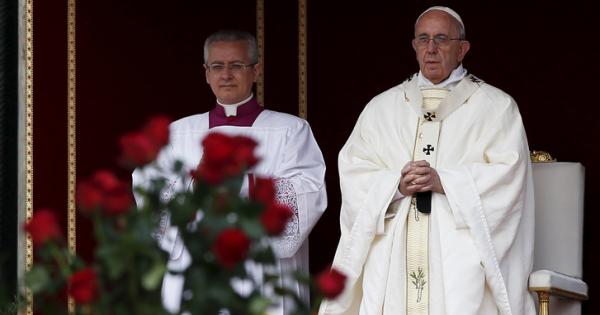 Canonizing four saints, pope urges people to serve others with joy ...