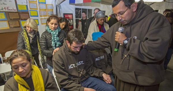 Vatican affirms religious brothers, says lay men and women exercise ...