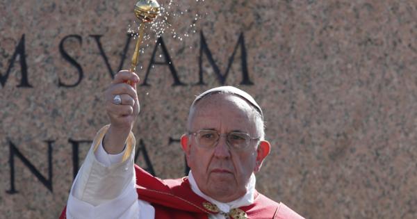 In his passion, Jesus reveals the God of mercy, pope says | National ...