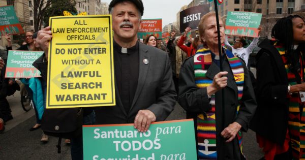 Presbyterian pastor stands with today's sanctuary movement | National ...