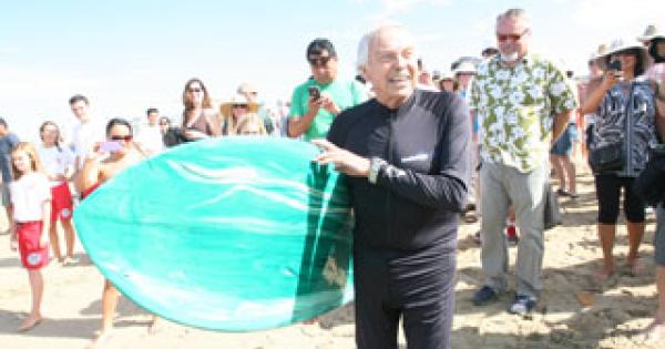 'Surf City' Franciscan rides the waves | National Catholic Reporter